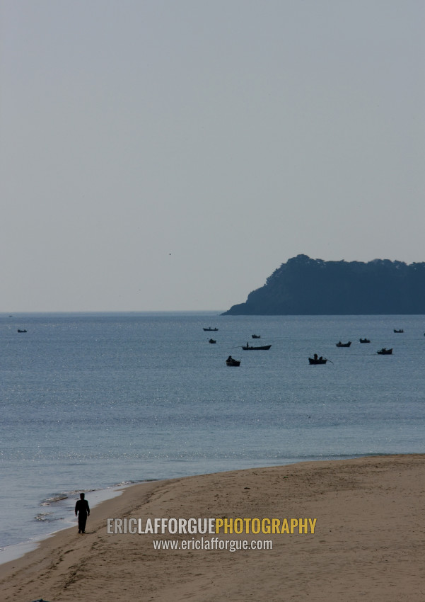 ERIC LAFFORGUE PHOTOGRAPHY - North Korean soldier walking on a beach ...